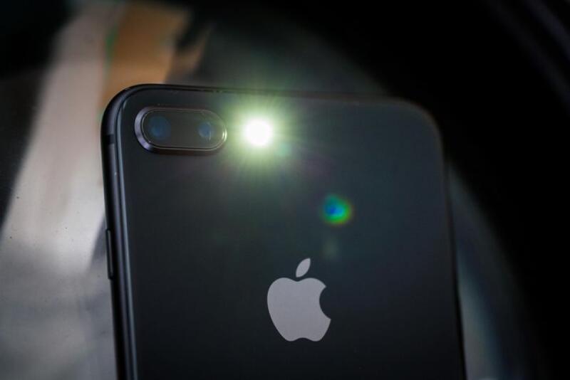Come mettere il flash su iPhone quando chiamano - YourLifeUpdated